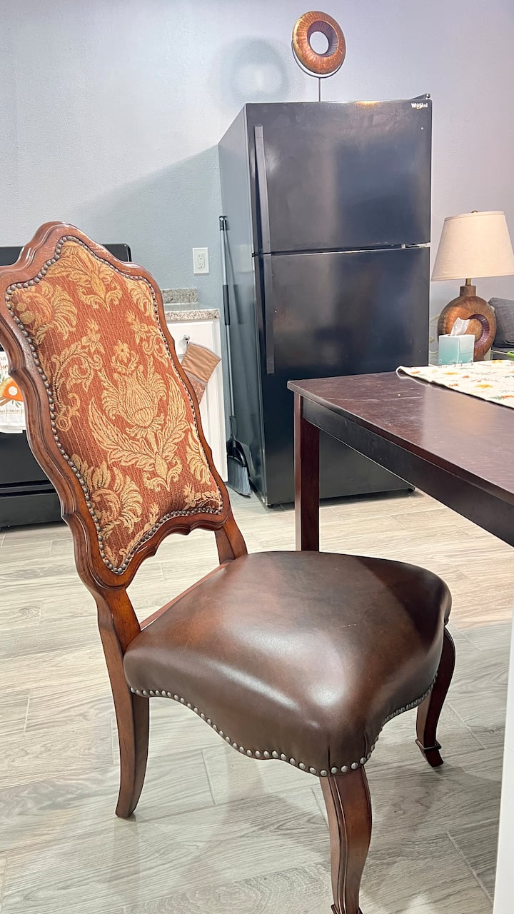 Queen Bed/whole Apt
10 Min To Dntwn Houston - Northshore - Houston