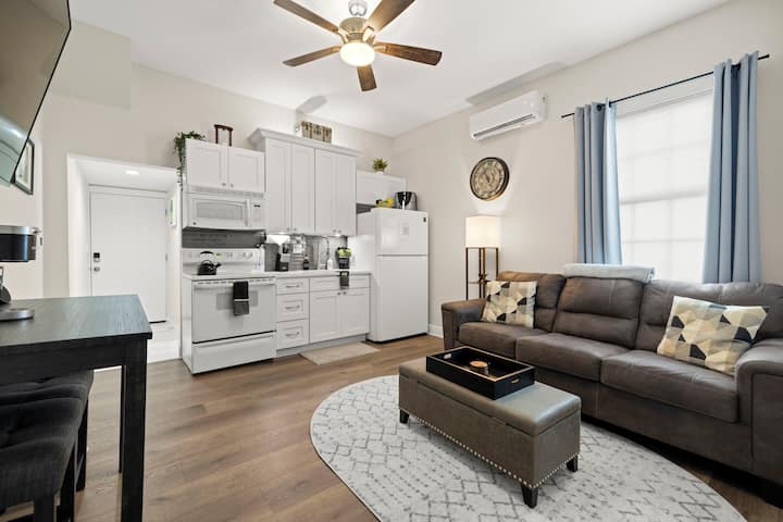 Lime Lane, Close To Everything In Tampa - Tampa, FL