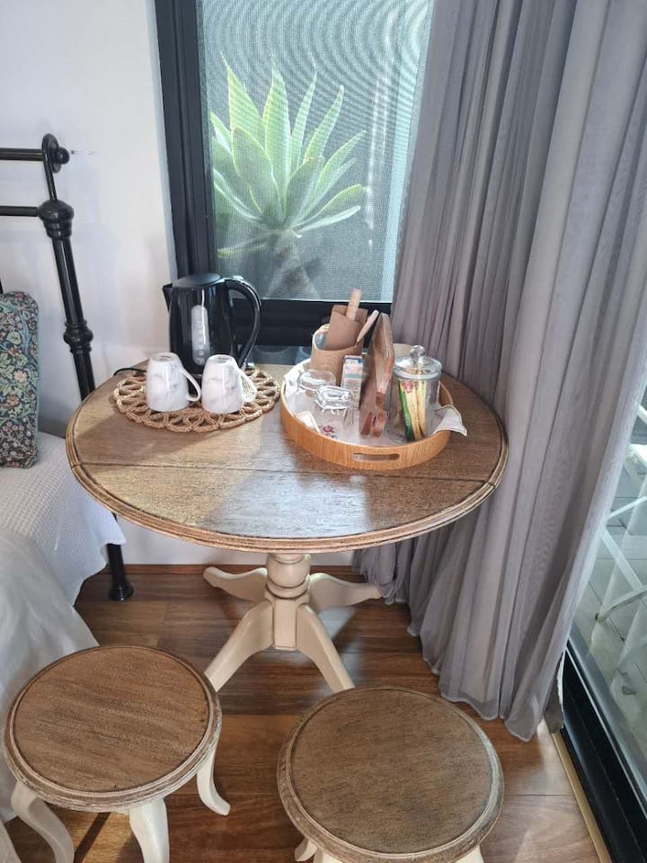 No Mix With Host, Private Access, Ensuite, Garden - Perth