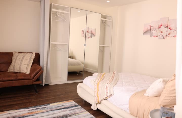 Confortable Studio En Sous Sol Côte-des-neiges - Laval