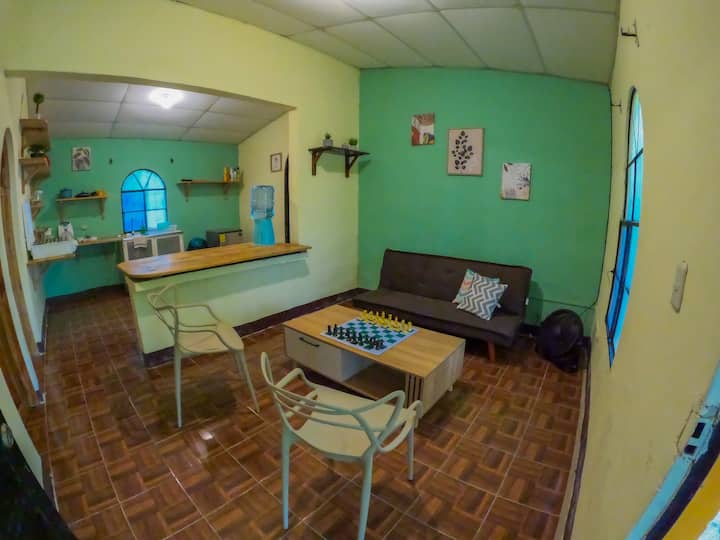 Casa Cacao: Ubicación Céntrica, Cocina Y Jardín - Guatemala