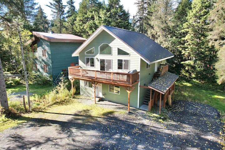 Alohalaska Lodge - 5 Bedroom - Close To Ski Lifts - Alyeska, AK