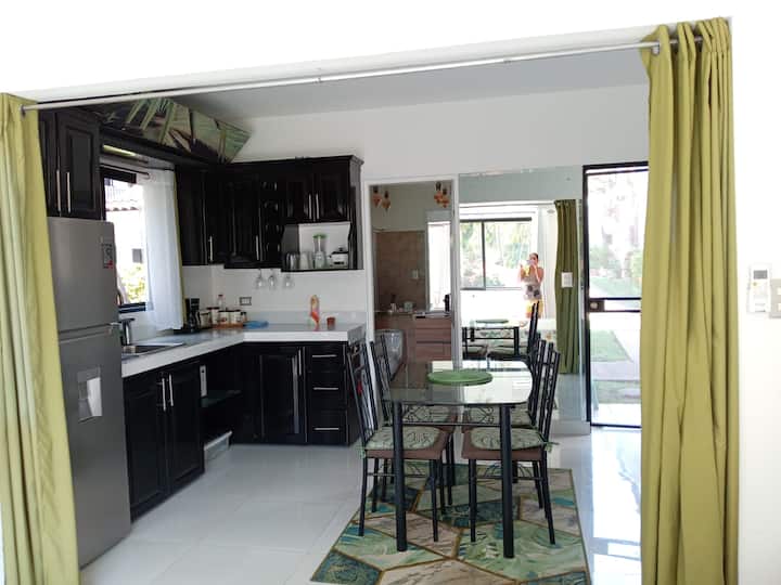 Lindo Estudio 34m, 2 Pers, 150m De Playa Caminando - Playa Hermosa