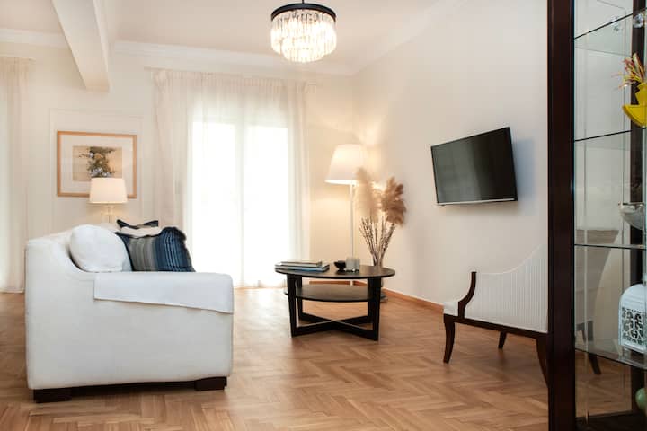 Modern 3-bedroom Apartment In City Center - Atenas