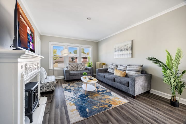 Serene Suburban Stay: Family-friendly W/ez Parking - Belmont Cragin - Chicago