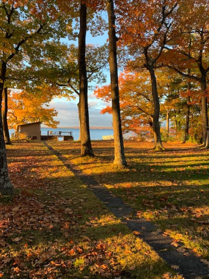 Beachfront- 3 Bedroom With Private Entrance. - Sault Ste. Marie