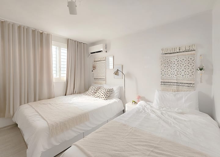 New휴스테이/상수역도보1분,홍대입구역,3룸,침대4개,7인 독채 단독사용 합법숙소 - Seoul