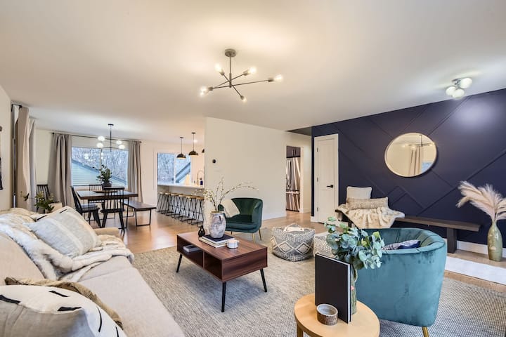 Suburban Haven: Cozy Escape With A Touch Of Luxury - Thornton, IL