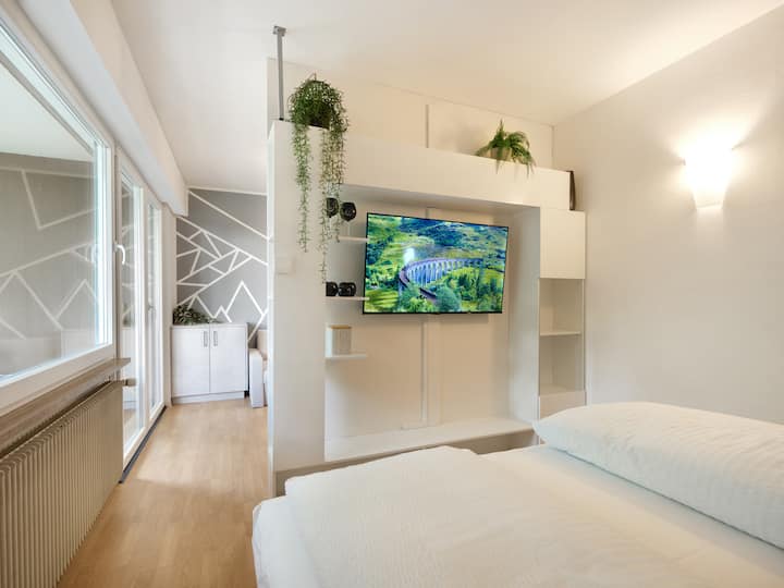 Central Palm Apartment With Free Parking - Merano