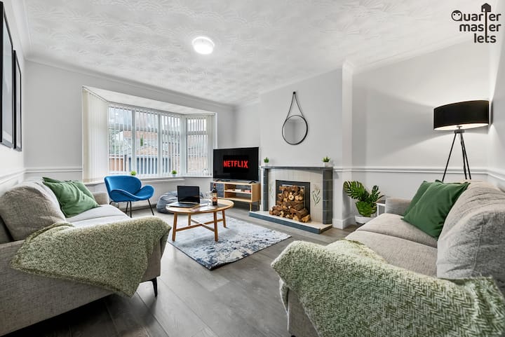 3x Bedroom Apartment (Sleeps 6x) W. Ample Parking - Liverpool