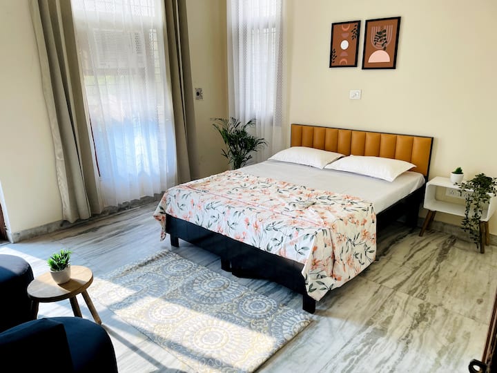 Comfy And Peaceful 2bhk  With Terrace Sector 38 - Gurgaon