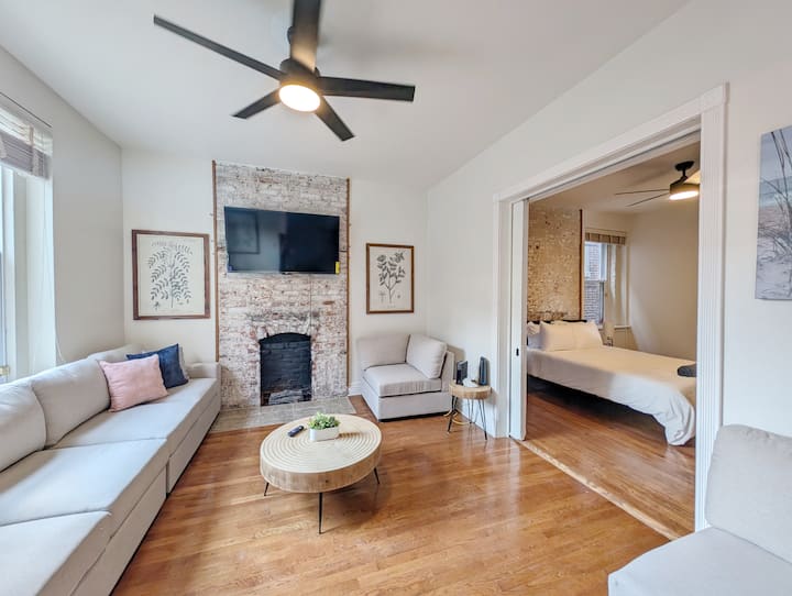 Timeless Modern Escape In St. Louis - Saint-Louis, MO