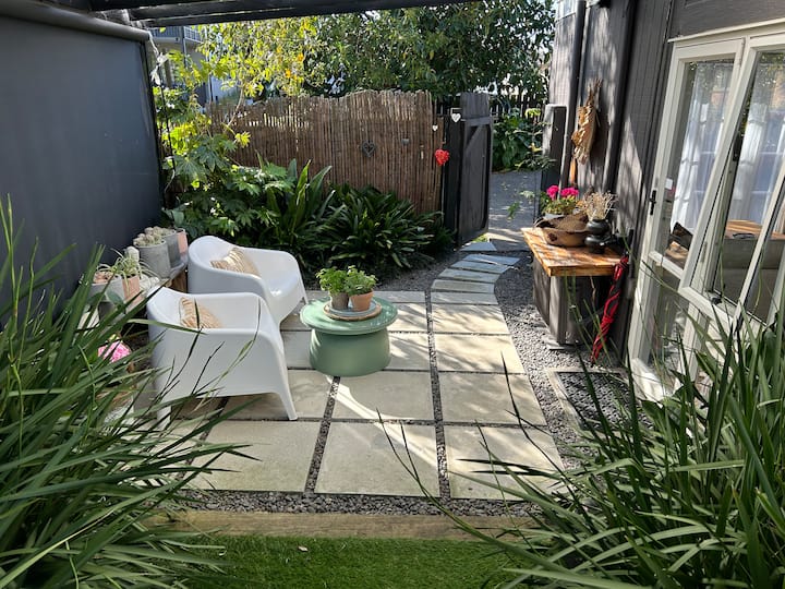 Studio/garden Patio/pet Friendly/fully Fenced - Auckland