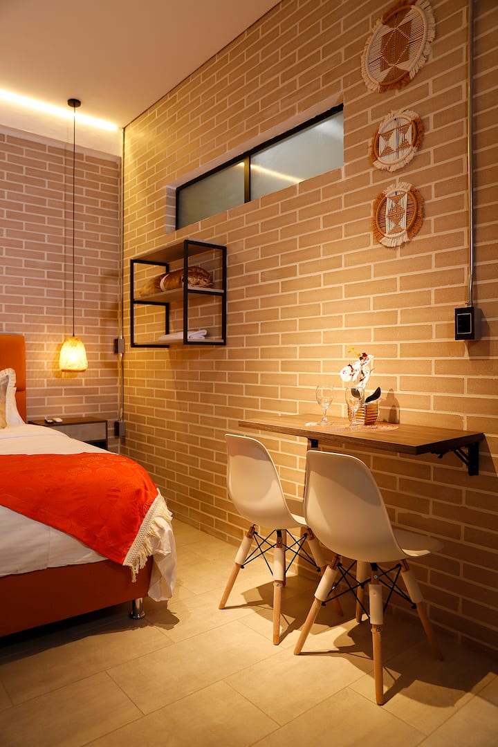 Private Room In Medellín - Wifi & A/c - Medellin, Antioquia, Colombia