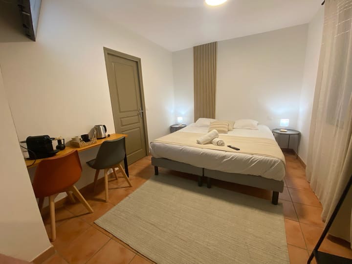 Hortense, Les Chambres De La Bastide.(102) - Carcasona