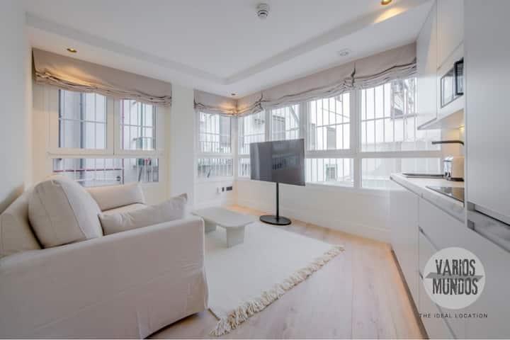 Malasaña Escapada Para 6 , En San Bernardo 20 - Chueca