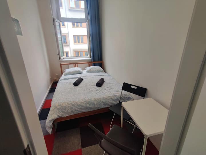 Minimalist Zizkov, Micro-room - Bed Only - Praag