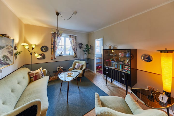 Hey, 1958! Retro Vintage 50s Flat Incl. Pinball - Bielefeld