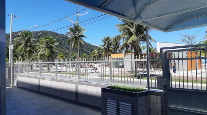 Frente A Praia - Canto Do Forte - 10 Hospedes - サントス
