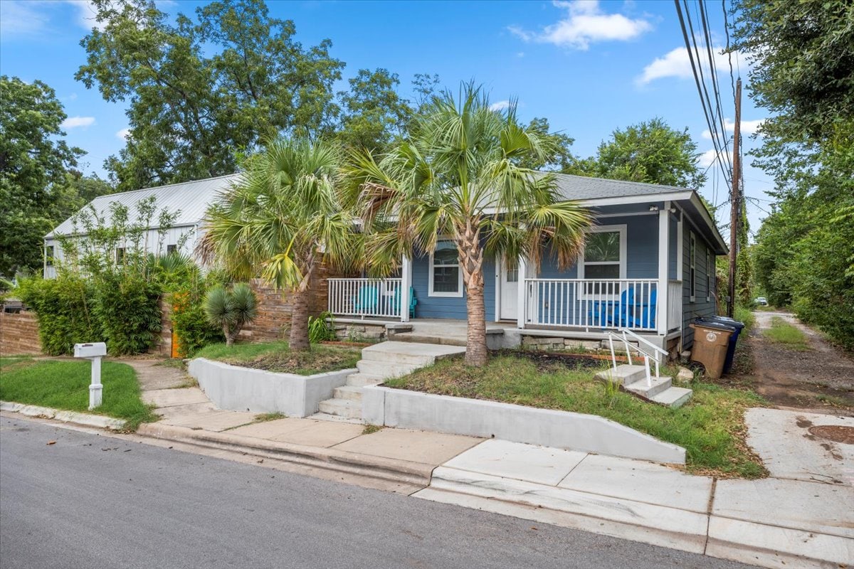 Walkable MCM 2Bedroom House - Perfect Location! - Houses for Rent in ...