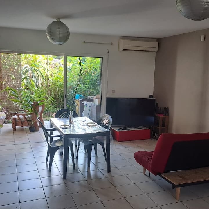 Logement Piscine   Escapade Entre Forêt Mer Ville - French Guiana