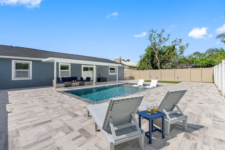 Paradise Pool & Golf Retreat - Carrollwood Tampa - Raymond James Stadium - Tampa