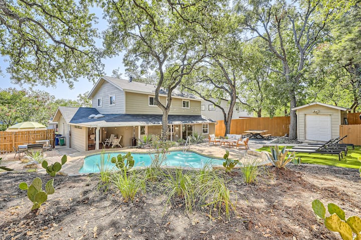 10bd Western Luxe Oasis W/ Pool - Austin, TX