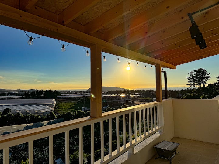 A Forest Stay With Expansive Western Jeju Views - Ciudad de Jeju