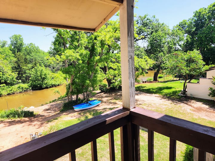 Cozy Condo By The Lake - Oklahoma