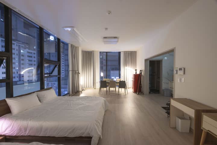 # 51 Gwangalli Beach 1 Min - Busan