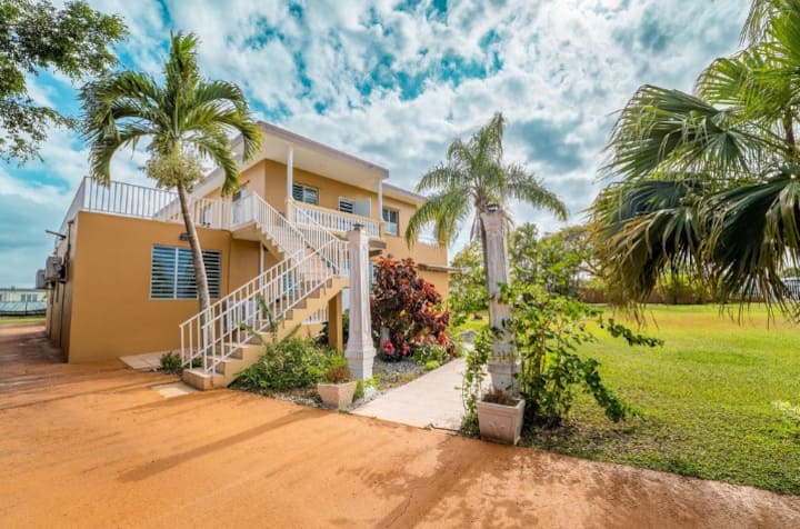 Tropical Oasis: Gated Pool House - Aguadilla