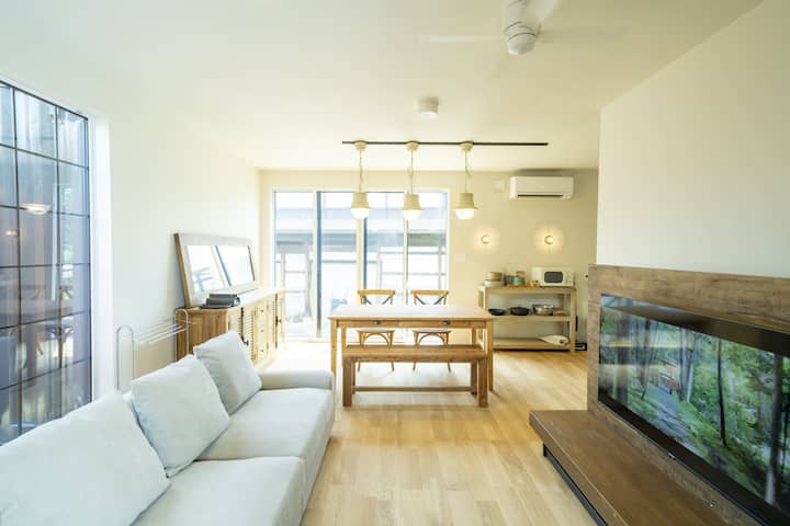 コンテナホテル[Raw_] Room#1 (ファミリーや広く部屋を使いたいカップルにオススメ) - Hakuba