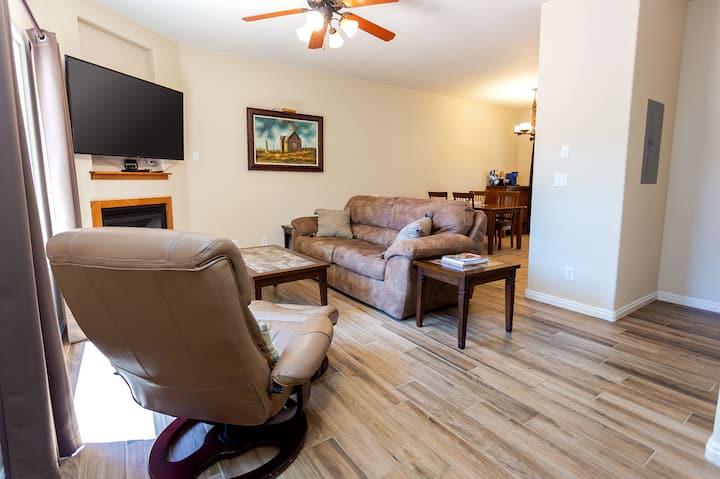 Kanab Vacation Rental Condo, Pool, Hot Tub, Gym! - Kanab, UT