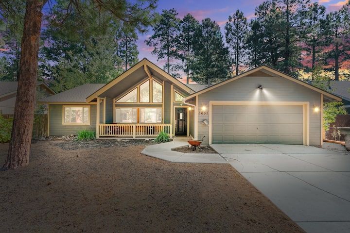Fantastic Flagstaff 3 Bedroom W/ Private Backyard! - Flagstaff, AZ
