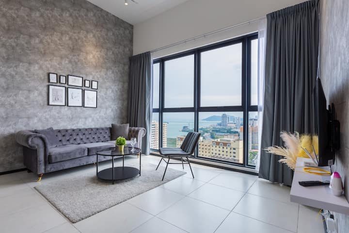 Seaview Urban Suites 5 @ 3 Rooms - George Town