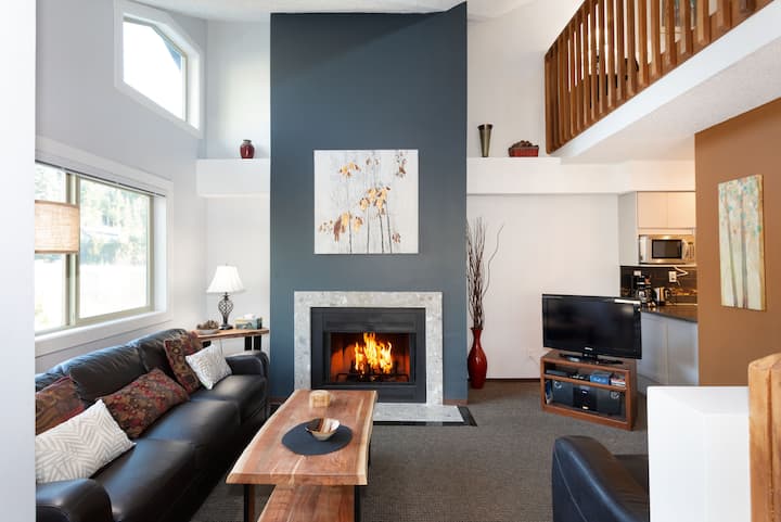 Corner Penthouse | Next To Lift | Amazing Views! - Whistler
