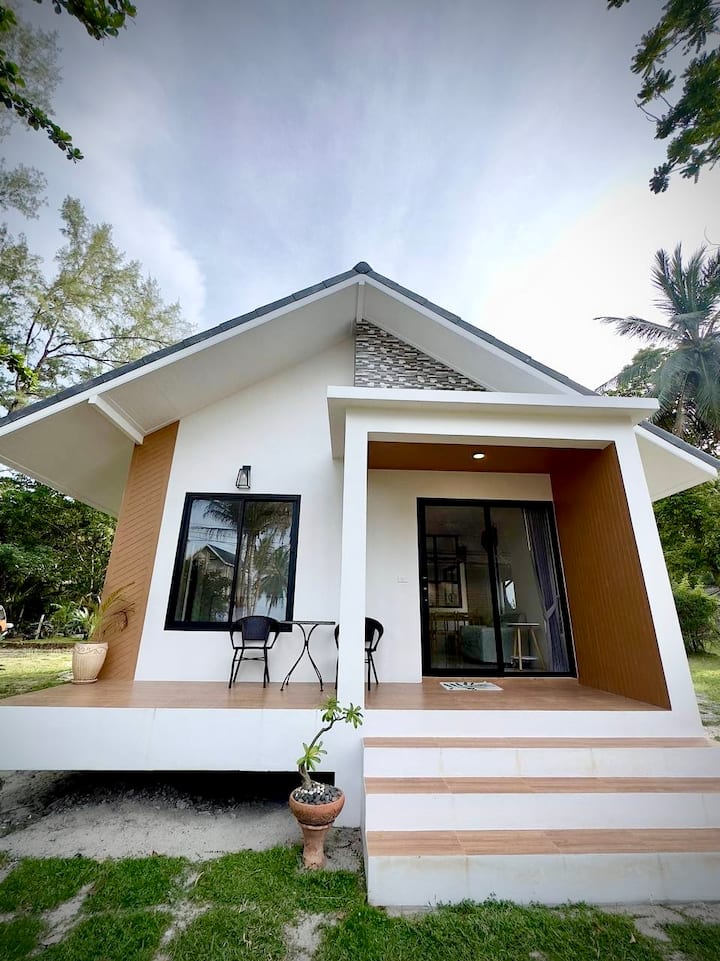 White Pearl 2br Beachfront House Malibu Seaview - Ko Pha-ngan