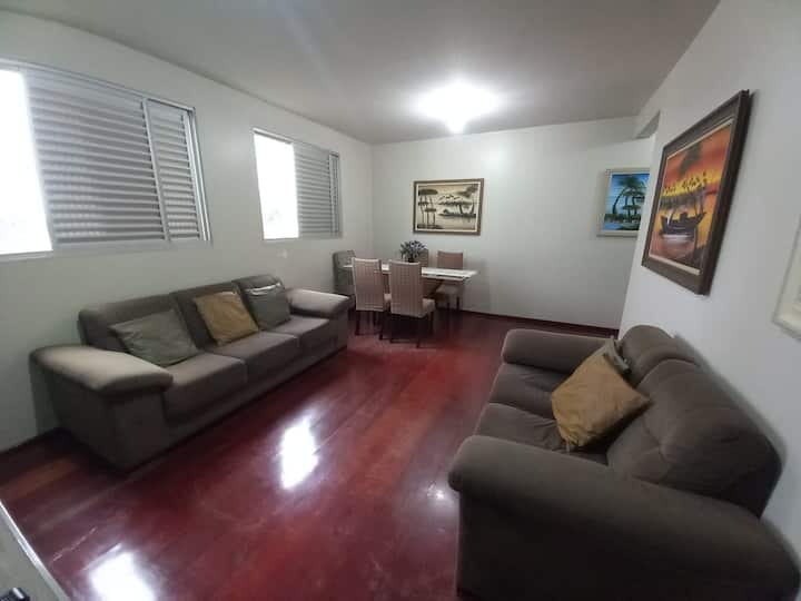 Apto Para Até 6 Pessoas Com Ar Condicionado - Cascavel