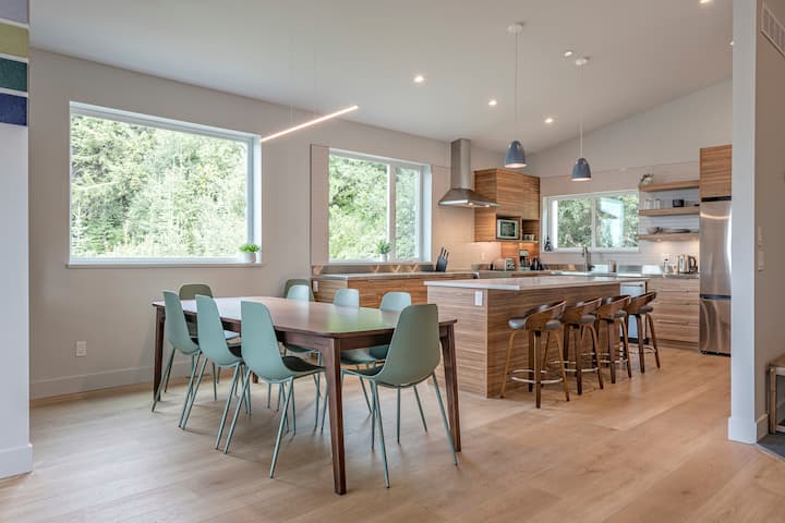 Brand New Duplex W/views, Shared Hot Tub And Sauna - Armstrong