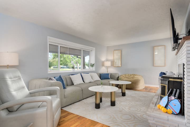 Paradise On Polk Street - Eugene