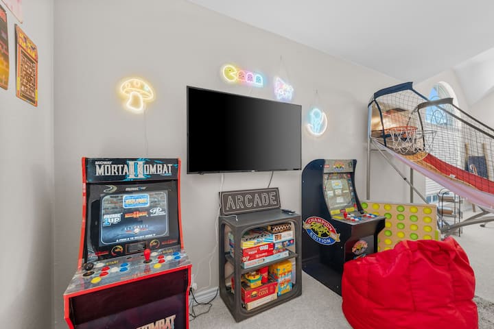 Charming Spacious Oasis With Arcade & Office Space - Little Elm