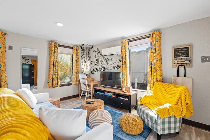 Boutique Lodging At The Treehouse Inn, Montrose - South Park - Houston