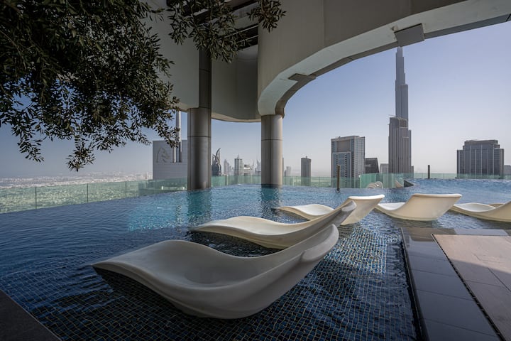 Paramount 2br | Burj Views + Ps5 + Infinity Pool - Dubai