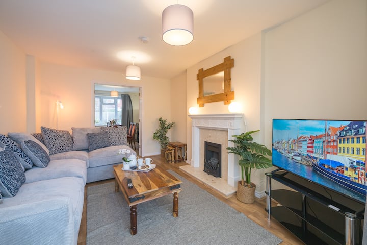Modern, Detached Home - 3 Bedrooms For 5 Guests - Rowton Castle