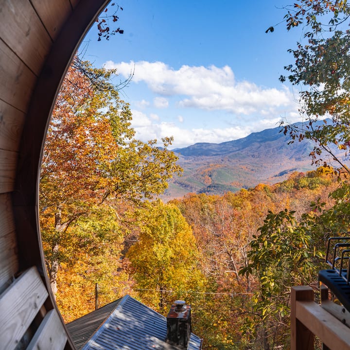 Barrel Sauna, King Bed, View! Christmas Open - Gatlinburg, TN