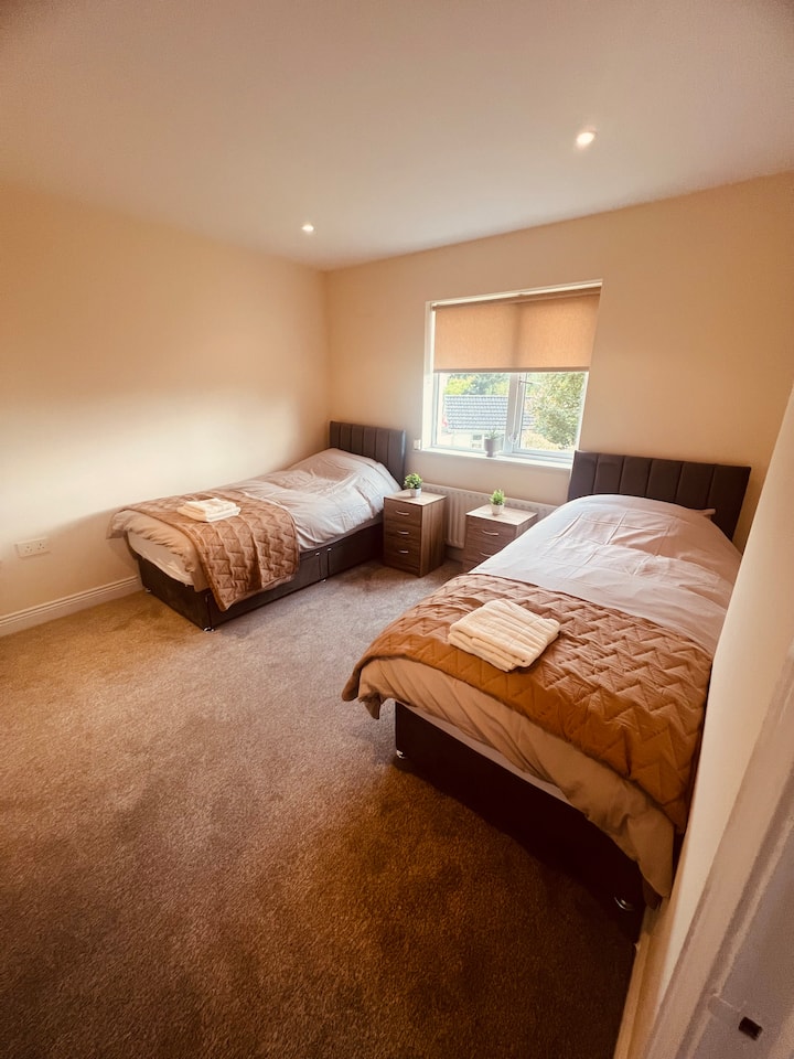 Citystays House Naas Kildare Sleeps 8 - Naas