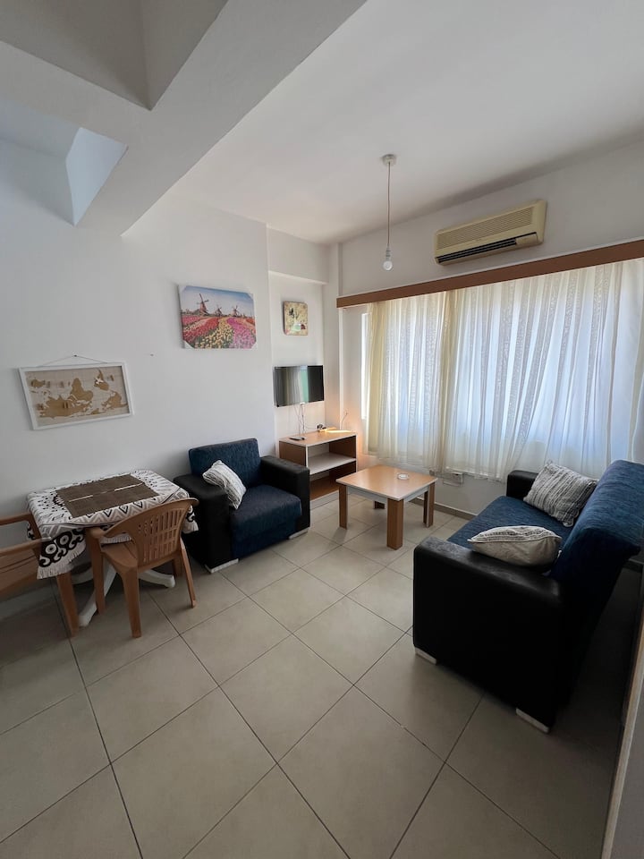 ŞEhir Merkezinde, Emu Karşısı, Denize 10 Dk. - Famagusta