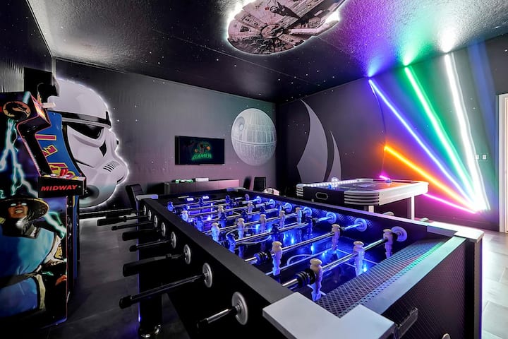 20% Off| Majestic Upscale 8br Villa | All En-suite - Orlando, FL