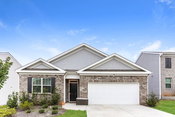 Spacious Home: Minutes From Atl Airport With Wifi - Fairburn, GA