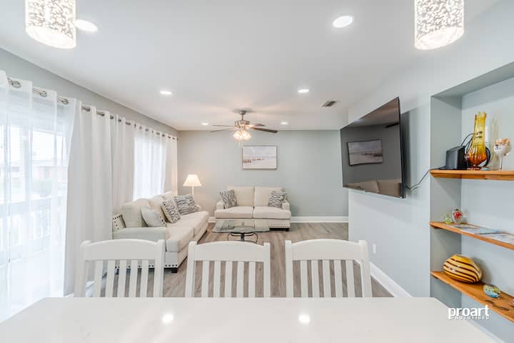 White Sands Destin 2br Heated Pool + Pickleball - デスティン, FL